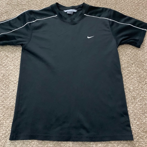 Nike | Shirts | Nike Mens Medium Shirt | Poshmark